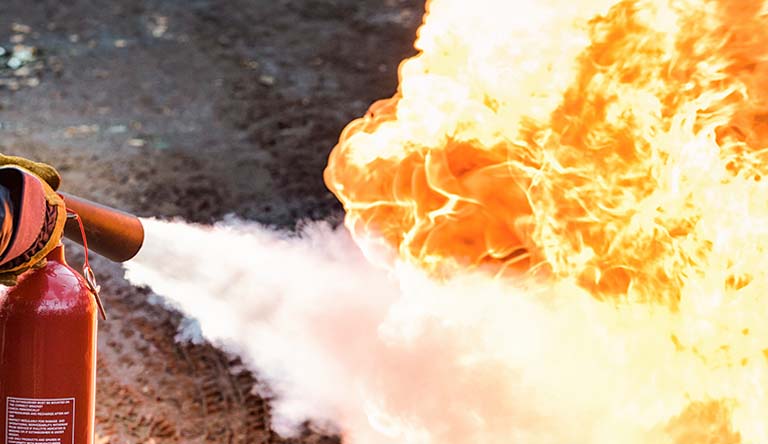 Reliable, effective, easy-to-handle fire extinguisher cylinders